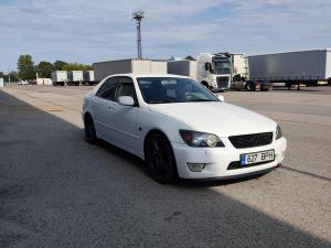 Balts Lexus IS 200 1999 Pērnava, ar dzinēja tilpumu 2.00 L un nobraukumu 317 tūkst. km par 2700 €, foto 3 vietnē AUTOMOTO.COM.LV