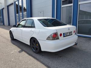 Balts Lexus IS 200 1999 Pērnava, ar dzinēja tilpumu 2.00 L un nobraukumu 317 tūkst. km par 2700 €, foto 4 vietnē AUTOMOTO.COM.LV