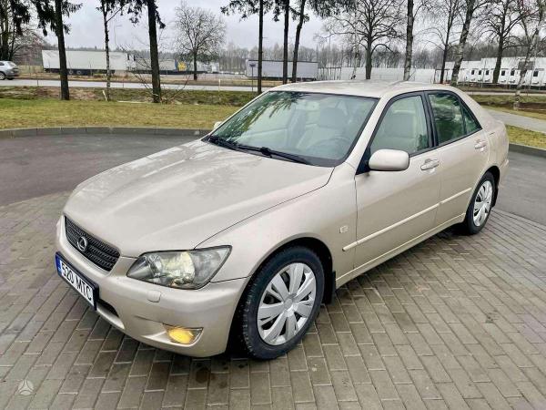 Yellow Lexus IS 200 2005 in Vilnius, with an engine capacity of 1.99 L and mileage of 164 thousand km for 2499 €, photo 2 on AUTOMOTO.COM.LV