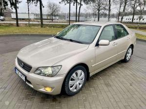 Yellow Lexus IS 200 2005 in Vilnius, with an engine capacity of 1.99 L and mileage of 164 thousand km for 2499 €, photo 2 on AUTOMOTO.COM.LV