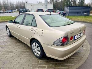 Yellow Lexus IS 200 2005 in Vilnius, with an engine capacity of 1.99 L and mileage of 164 thousand km for 2499 €, photo 8 on AUTOMOTO.COM.LV