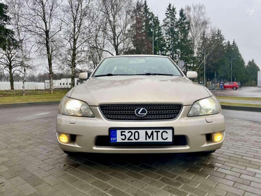 Dzeltens Lexus IS 200 2025 Viļņa, ar dzinēja tilpumu 1.99 L un nobraukumu 164 tūkst. km par 2499 €, foto 3 vietnē AUTOMOTO.COM.LV