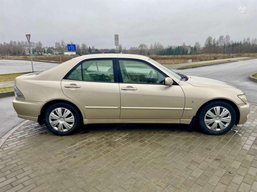 Dzeltens Lexus IS 200 2025 Viļņa, ar dzinēja tilpumu 1.99 L un nobraukumu 164 tūkst. km par 2499 €, foto 5 vietnē AUTOMOTO.COM.LV