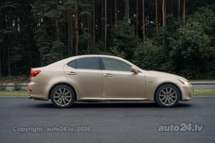 Beige Lexus IS 2006 in Tallinn, with an engine capacity of 2.50 L and mileage of 274 thousand km for 5500 €, photo 8 on AUTOMOTO.COM.LV