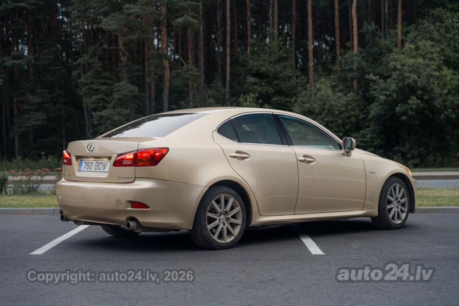 Beige Lexus IS 2006 in Tallinn, with an engine capacity of 2.50 L and mileage of 274 thousand km for 5500 €, photo 9 on AUTOMOTO.COM.LV