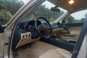 Beige Lexus IS 2006 in Tallinn, with an engine capacity of 2.50 L and mileage of 274 thousand km for 5500 €, photo 12 on AUTOMOTO.COM.LV