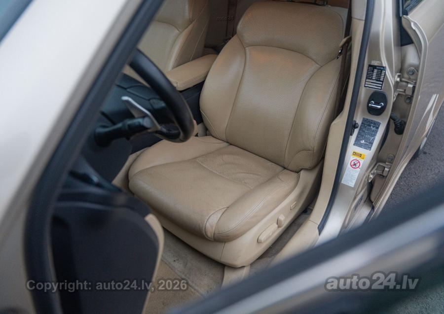 Beige Lexus IS 2006 in Tallinn, with an engine capacity of 2.50 L and mileage of 274 thousand km for 5500 €, photo 14 on AUTOMOTO.COM.LV