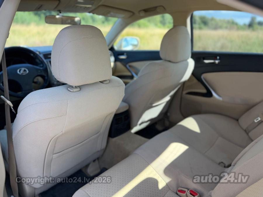 Smilšu krāsa Lexus IS 2006 Tallina, ar dzinēja tilpumu 2.20 L un nobraukumu 269 tūkst. km par 3490 €, foto 9 vietnē AUTOMOTO.COM.LV