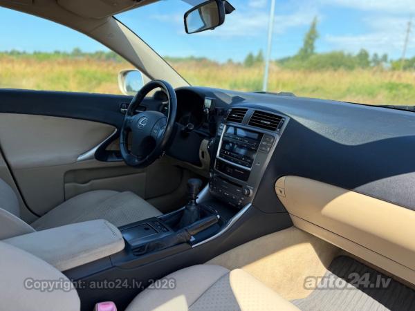 Beige Lexus IS 2006 in Tallinn, with an engine capacity of 2.20 L and mileage of 269 thousand km for 3490 €, photo 10 on AUTOMOTO.COM.LV