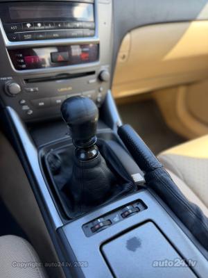 Smilšu krāsa Lexus IS 2006 Tallina, ar dzinēja tilpumu 2.20 L un nobraukumu 269 tūkst. km par 3490 €, foto 13 vietnē AUTOMOTO.COM.LV