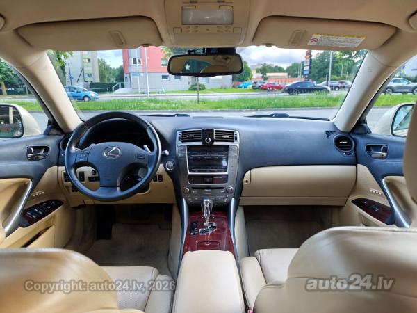 Beige Lexus IS 2006 in Tallinn, with an engine capacity of 2.50 L and mileage of 245 thousand km for 4800 €, photo 9 on AUTOMOTO.COM.LV