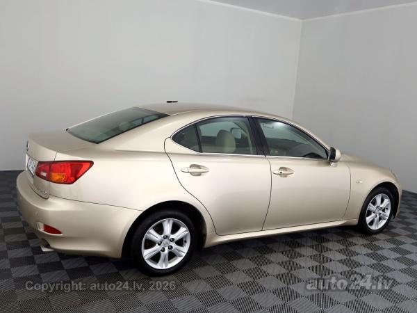 Beige Lexus IS 2006 in Tallinn, with an engine capacity of 2.50 L and mileage of 176 thousand km for 3999 €, photo 4 on AUTOMOTO.COM.LV