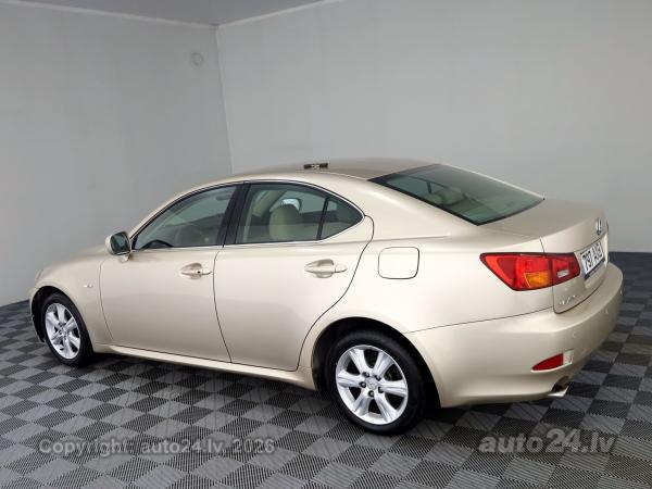 Beige Lexus IS 2006 in Tallinn, with an engine capacity of 2.50 L and mileage of 176 thousand km for 3999 €, photo 5 on AUTOMOTO.COM.LV