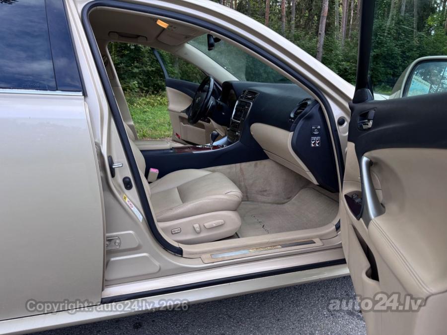Beige Lexus IS 2007 in Tallinn, with an engine capacity of 2.50 L and mileage of 169 thousand km for 5200 €, photo 11 on AUTOMOTO.COM.LV