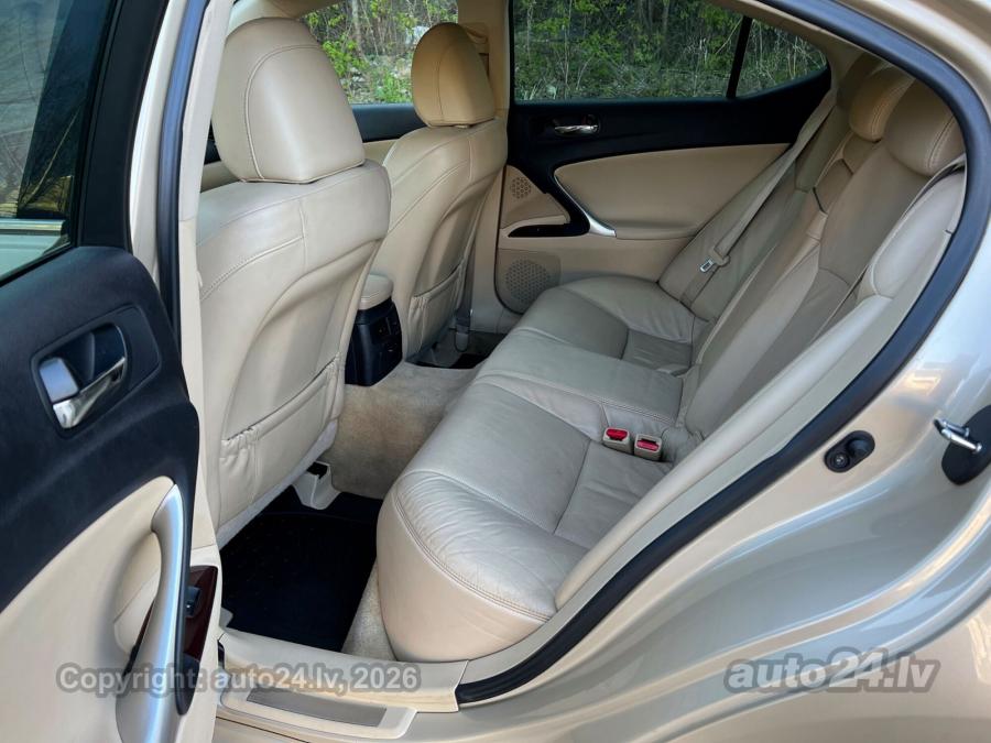 Beige Lexus IS 2008 in Tallinn, with an engine capacity of 2.50 L and mileage of 183 thousand km for 7290 €, photo 18 on AUTOMOTO.COM.LV