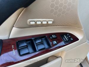 Beige Lexus IS 2008 in Tallinn, with an engine capacity of 2.50 L and mileage of 183 thousand km for 7290 €, photo 26 on AUTOMOTO.COM.LV