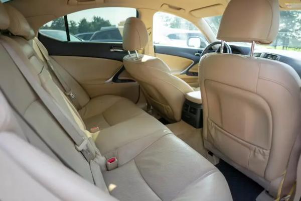 Melns Lexus IS 2007 Liepāja, ar dzinēja tilpumu 2.50 L un nobraukumu 197 tūkst. km par 5850 €, foto 10 vietnē AUTOMOTO.COM.LV