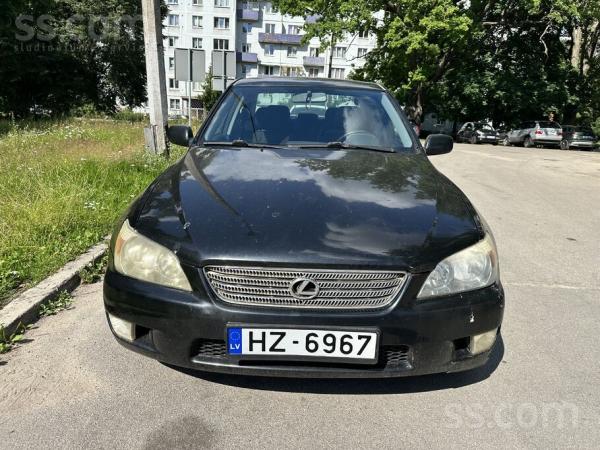 Black Lexus IS 1999 in Riga, with an engine capacity of 2.00 L and mileage of 258 thousand km for 1200 €, photo 1 on AUTOMOTO.COM.LV