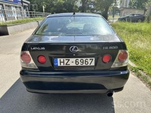 Black Lexus IS 1999 in Riga, with an engine capacity of 2.00 L and mileage of 258 thousand km for 1200 €, photo 6 on AUTOMOTO.COM.LV