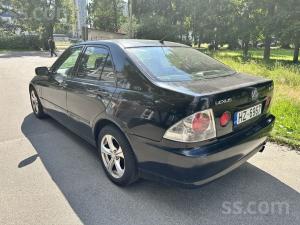 Black Lexus IS 1999 in Riga, with an engine capacity of 2.00 L and mileage of 258 thousand km for 1200 €, photo 7 on AUTOMOTO.COM.LV