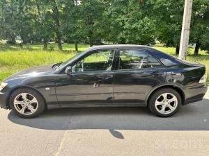 Black Lexus IS 1999 in Riga, with an engine capacity of 2.00 L and mileage of 258 thousand km for 1200 €, photo 11 on AUTOMOTO.COM.LV