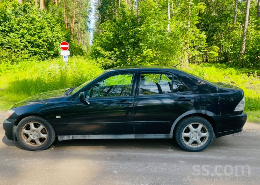 Melns Lexus IS 2000 Jelgava, ar dzinēja tilpumu 2.00 L un nobraukumu 248 tūkst. km par 1700 €, foto 4 vietnē AUTOMOTO.COM.LV