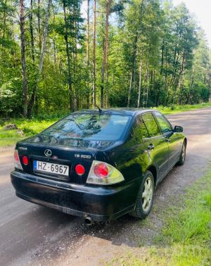 Black Lexus IS 2000 in Jelgava, with an engine capacity of 2.00 L and mileage of 248 thousand km for 1400 €, photo 3 on AUTOMOTO.COM.LV