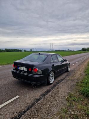 Black Lexus IS 2001 in Tallinn, with an engine capacity of 2.00 L and mileage of 285 thousand km for 2600 €, photo 5 on AUTOMOTO.COM.LV