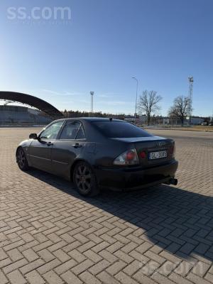 Black Lexus IS 2002 in Riga, with an engine capacity of 2.00 L and mileage of 353 thousand km for 2500 €, photo 8 on AUTOMOTO.COM.LV