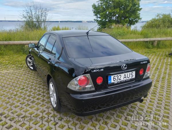Melns Lexus IS 2005 Tallina, ar dzinēja tilpumu 2.00 L un nobraukumu 133 tūkst. km par 10000 €, foto 2 vietnē AUTOMOTO.COM.LV