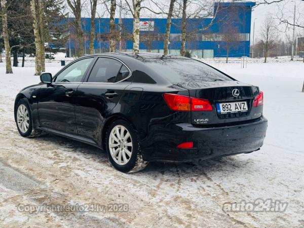 Black Lexus IS 2006 in Tallinn, with an engine capacity of 2.20 L and mileage of 234 thousand km for 3250 €, photo 3 on AUTOMOTO.COM.LV