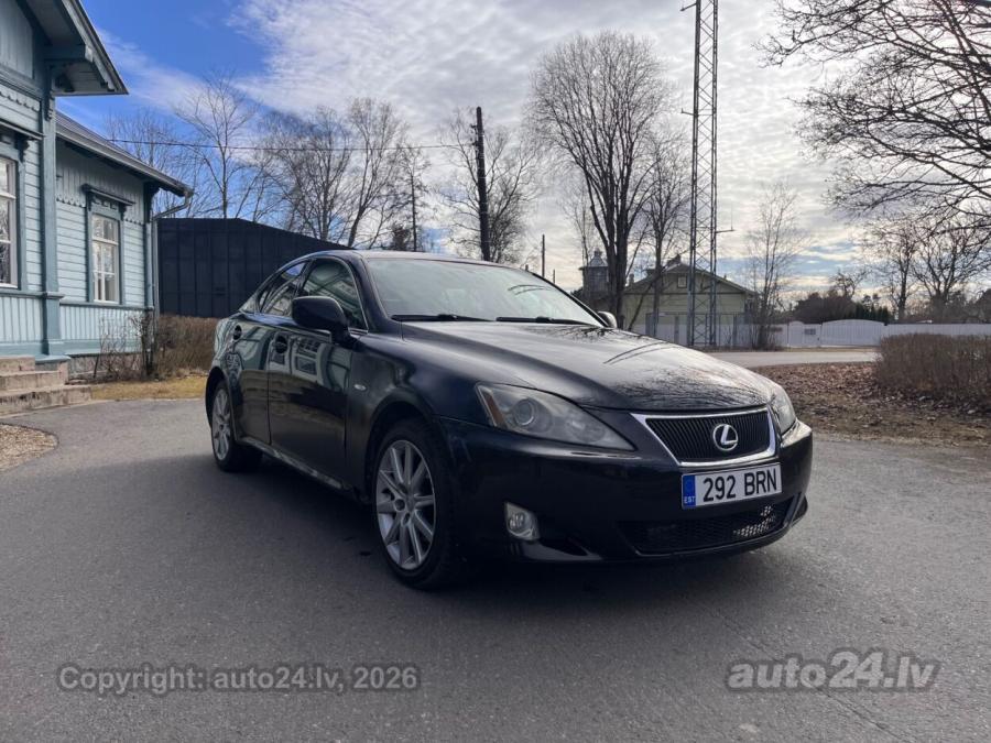 Black Lexus IS 2006 in Tallinn, with an engine capacity of 2.20 L and mileage of 222 thousand km for 1999 €, photo 3 on AUTOMOTO.COM.LV