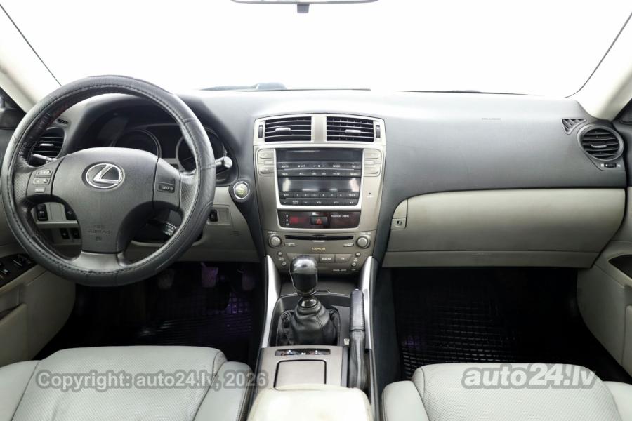 Melns Lexus IS 2006 Tallina, ar dzinēja tilpumu 2.20 L un nobraukumu 379 tūkst. km par 1999 €, foto 6 vietnē AUTOMOTO.COM.LV