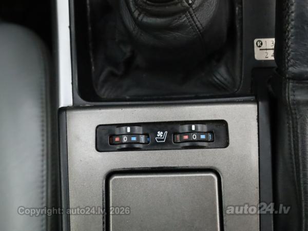Black Lexus IS 2006 in Tallinn, with an engine capacity of 2.20 L and mileage of 379 thousand km for 1999 €, photo 8 on AUTOMOTO.COM.LV
