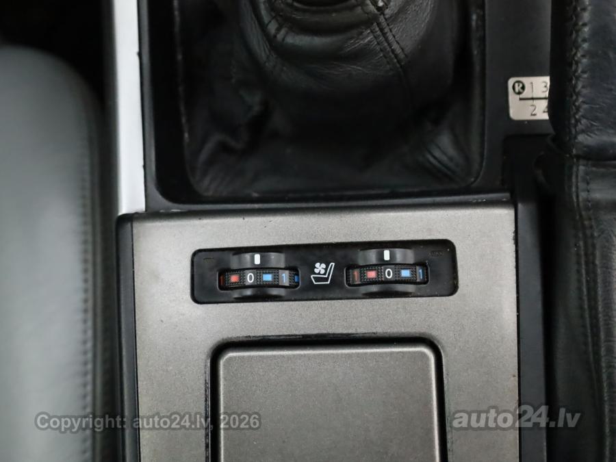Melns Lexus IS 2006 Tallina, ar dzinēja tilpumu 2.20 L un nobraukumu 379 tūkst. km par 1999 €, foto 9 vietnē AUTOMOTO.COM.LV
