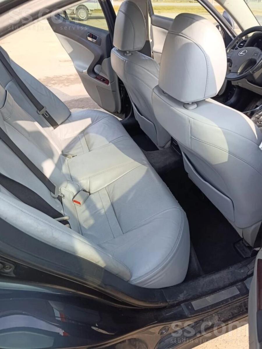 Melns Lexus IS 2006 Rīga, ar dzinēja tilpumu 2.20 L un nobraukumu 245 tūkst. km par 3000 €, foto 4 vietnē AUTOMOTO.COM.LV