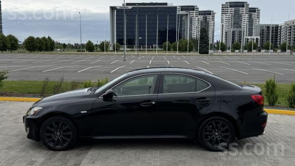 Black Lexus IS 2006 in Riga, with an engine capacity of 2.50 L and mileage of 147 thousand km for 4900 €, photo 1 on AUTOMOTO.COM.LV