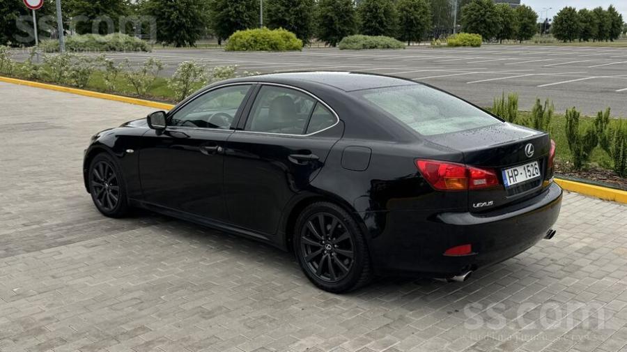 Black Lexus IS 2006 in Riga, with an engine capacity of 2.50 L and mileage of 147 thousand km for 4900 €, photo 3 on AUTOMOTO.COM.LV