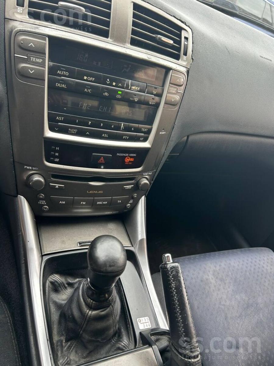 Melns Lexus IS 2006 Rīga, ar dzinēja tilpumu 2.20 L un nobraukumu 339 tūkst. km par 2100 €, foto 13 vietnē AUTOMOTO.COM.LV