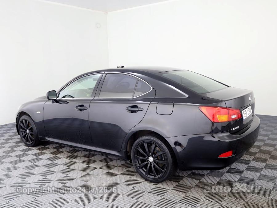 Black Lexus IS 2006 in Tallinn, with an engine capacity of 2.20 L and mileage of 336 thousand km for 2499 €, photo 5 on AUTOMOTO.COM.LV