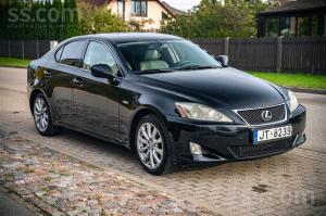 Black Lexus IS 2006 in Riga, with an engine capacity of 2.20 L and mileage of 345 thousand km for 1590 €, photo 4 on AUTOMOTO.COM.LV