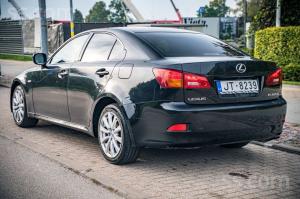 Black Lexus IS 2006 in Riga, with an engine capacity of 2.20 L and mileage of 345 thousand km for 1590 €, photo 7 on AUTOMOTO.COM.LV