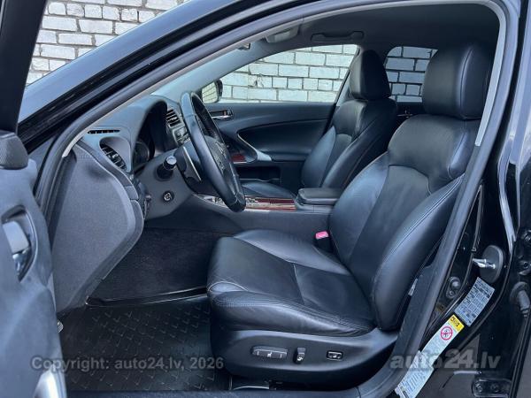 Melns Lexus IS 2007 Tallina, ar dzinēja tilpumu 2.50 L un nobraukumu 198 tūkst. km par 6795 €, foto 11 vietnē AUTOMOTO.COM.LV