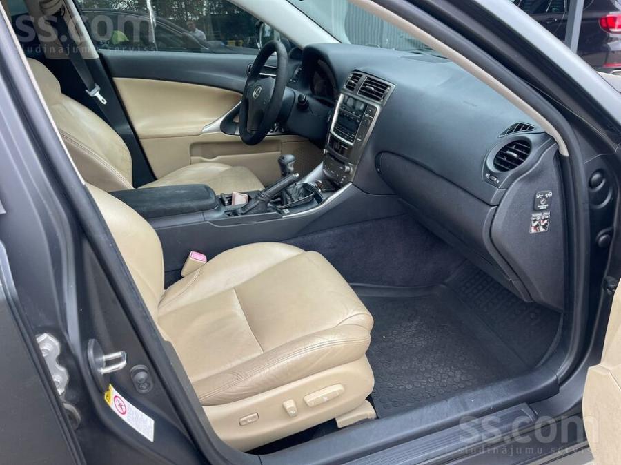 Black Lexus IS 2007 in Riga, with an engine capacity of 2.20 L and mileage of 0 thousand km for 2350 €, photo 18 on AUTOMOTO.COM.LV