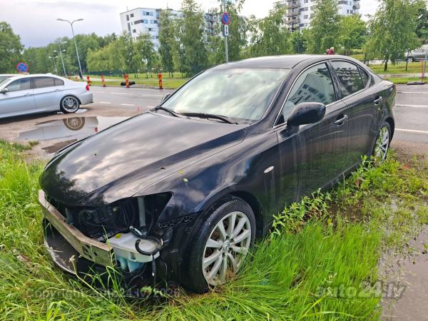 Black Lexus IS 2007 in Keila, with an engine capacity of 2.50 L and mileage of 300 thousand km for 1399 €, photo 6 on AUTOMOTO.COM.LV