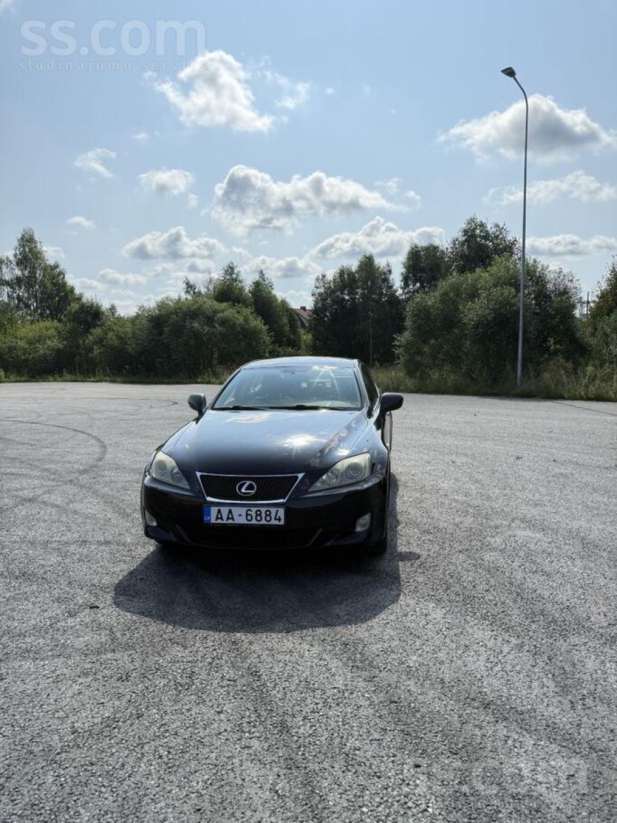 Black Lexus IS 2007 in Rezekne, with an engine capacity of 2.20 L and mileage of 257 thousand km for 4200 €, photo 1 on AUTOMOTO.COM.LV