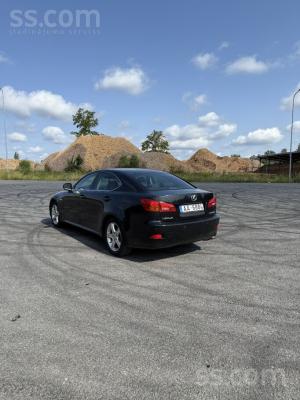 Black Lexus IS 2007 in Rezekne, with an engine capacity of 2.20 L and mileage of 257 thousand km for 4200 €, photo 3 on AUTOMOTO.COM.LV