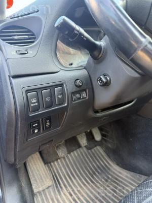 Black Lexus IS 2007 in Rezekne, with an engine capacity of 2.20 L and mileage of 257 thousand km for 4200 €, photo 6 on AUTOMOTO.COM.LV