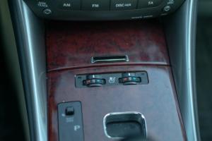 Melns Lexus IS 2007 Rīga, ar dzinēja tilpumu 2.50 L un nobraukumu 207 tūkst. km par 4200 €, foto 8 vietnē AUTOMOTO.COM.LV