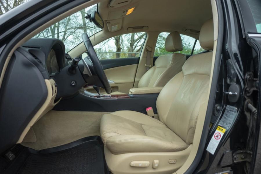 Melns Lexus IS 2007 Rīga, ar dzinēja tilpumu 2.50 L un nobraukumu 207 tūkst. km par 4200 €, foto 17 vietnē AUTOMOTO.COM.LV